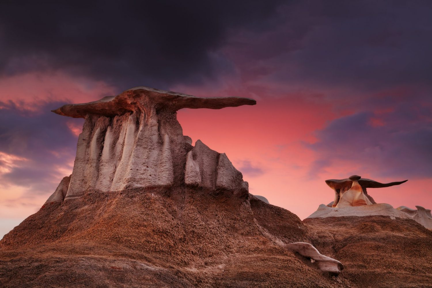 Explore the Bisti and De-Na-Zen Badlands | Drive The Nation